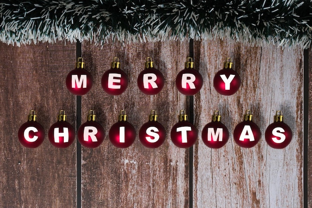 Adornos navideños que dicen Feliz Navidad | Foto Premium Adornos navideños que dicen Feliz Navidad | Foto Premium