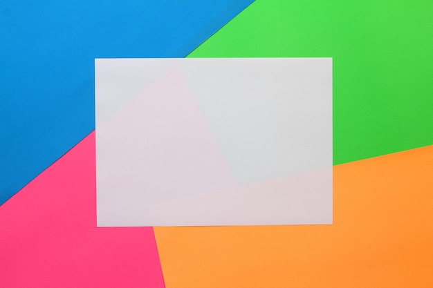 Papel De Maquetas Sobre Papel Blanco De Fondo Multicolor Revista De