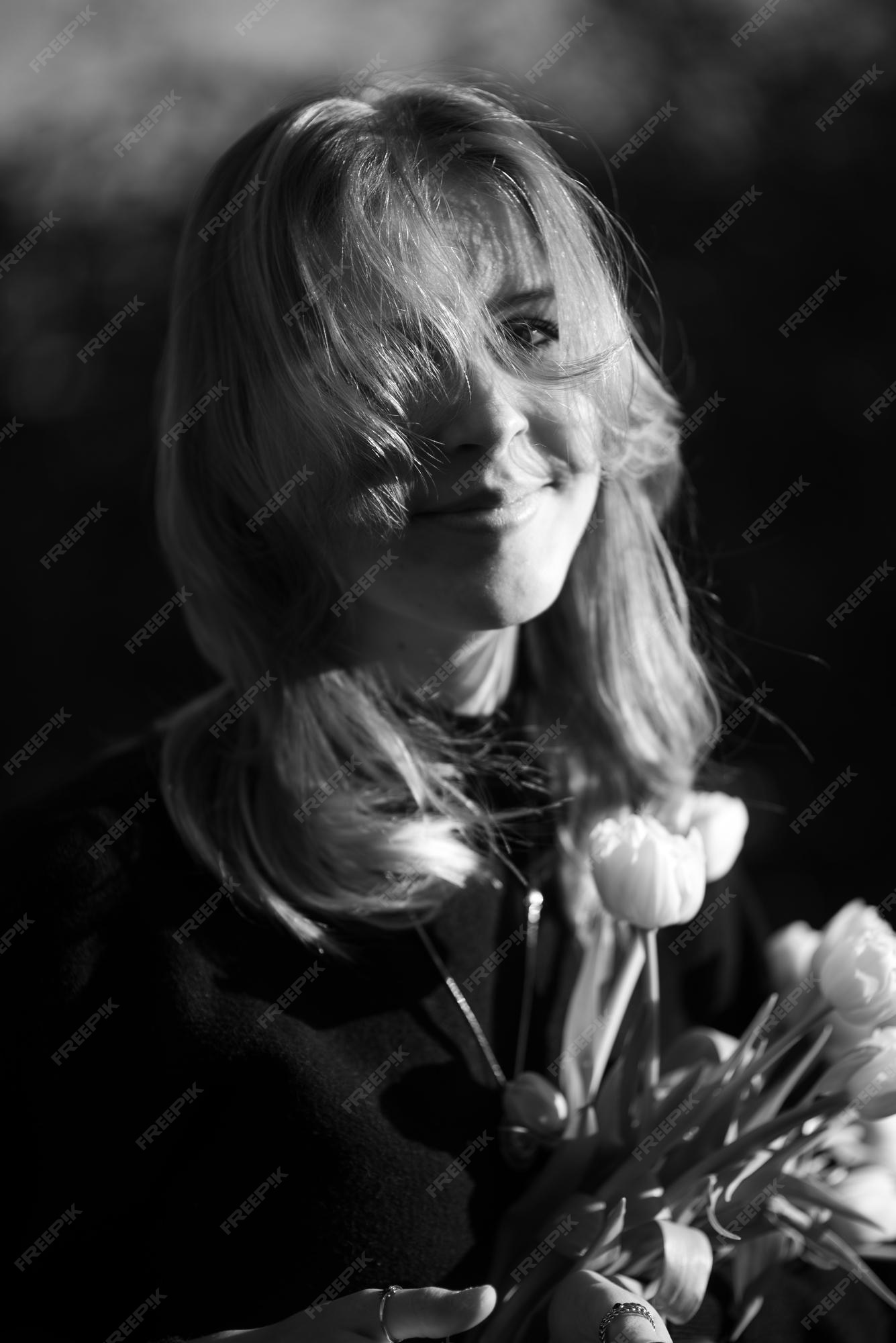 Retrato De Una Chica De 18 Años En La Calle Foto Premium