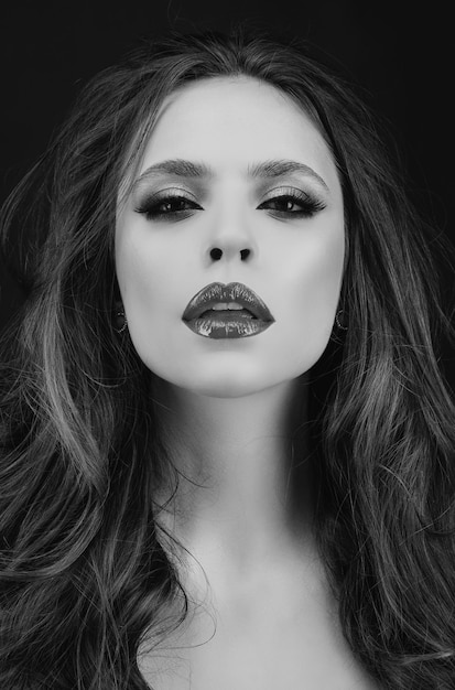 Sexy Hermosa Chica Sensual Joven Moda Y Belleza Rostro Femenino Foto Premium