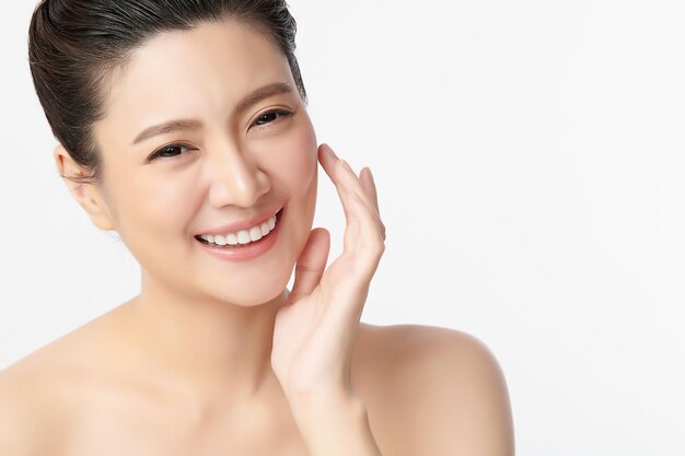 Premium Photo Beautiful Young Asian Woman With Clean Fresh Skin On