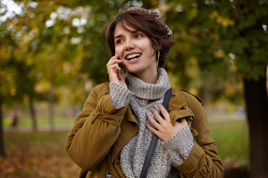 Free Photo Positive Young Attractive Short Haired Brunette Lady