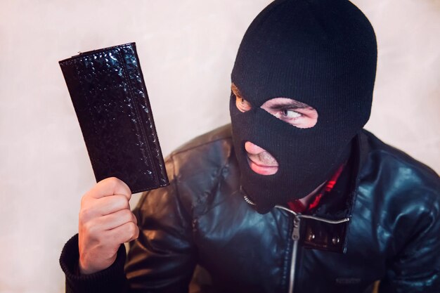 Premium Photo Female Pickpocket Stealing A Wallet From Behind Pocket
