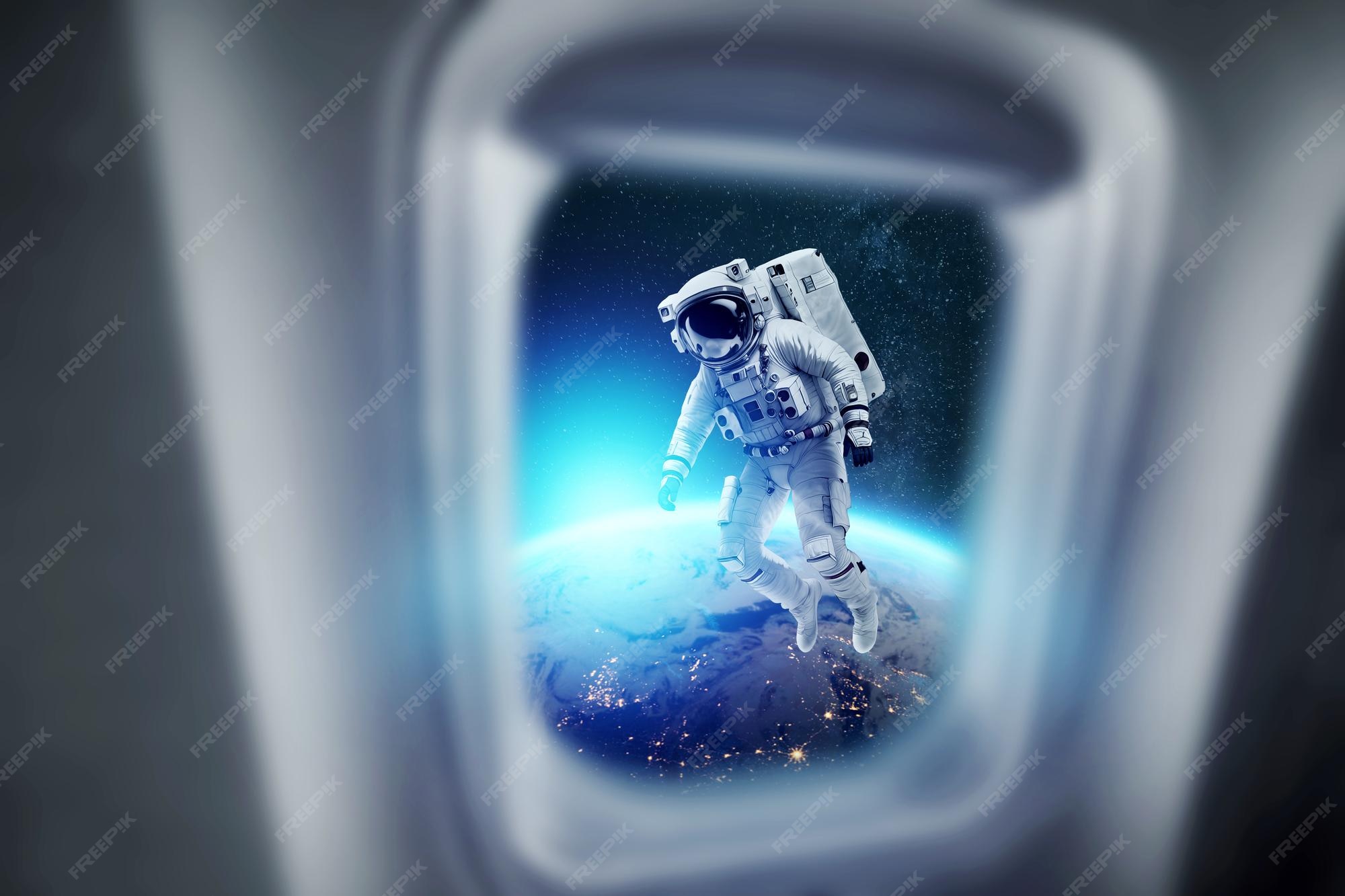 Un astronaute dans une combinaison spatiale blanche suspendue dans l ... Un astronaute dans une combinaison spatiale blanche suspendue dans l ...