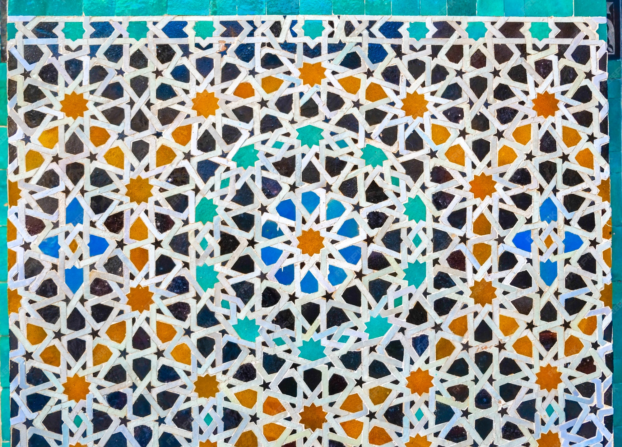 Mosaïque de zellige marocain sur le mur, Médina de Fès, Maroc. | Photo ... Mosaïque de zellige marocain sur le mur, Médina de Fès, Maroc. | Photo ...