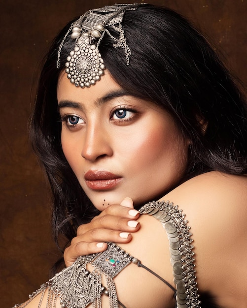 Premium Photo Beauty Portrait Of An Indian Woman Wearing Jewelry