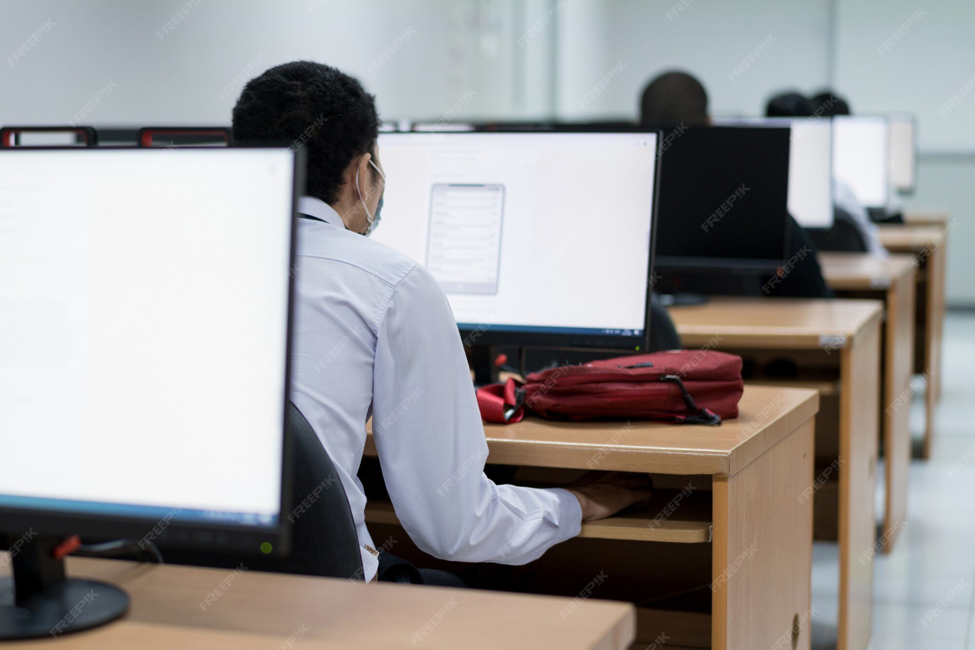 Premium Photo | Blur and selective focus of the university student using computer studying in ...