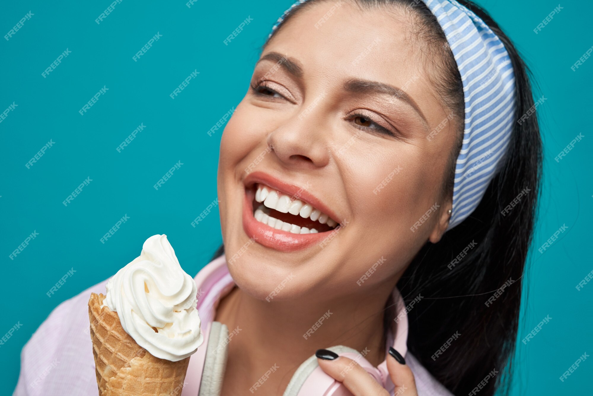 Premium Photo Closeup Of Beautiful Woman Enjoying Ice Cream In Summer