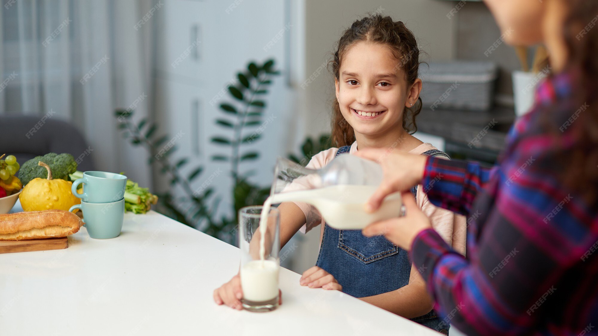 Premium Photo Closeup Portrait Of A Mom Pours Her Cute Smiling
