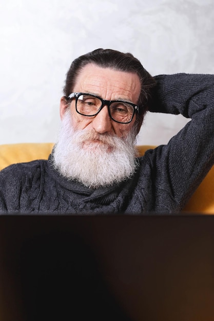 Premium Photo Contemporay Senior Bearded Man In Glasses