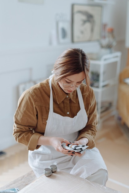 Premium Photo | Creative evolution professional painters unleashing genius Premium Photo | Creative evolution professional painters unleashing genius