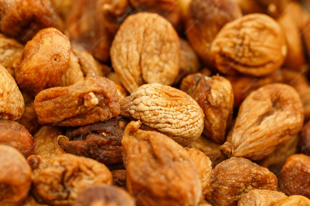 Premium Photo | Dried figs close-up, delicious fruit sweets Premium Photo | Dried figs close-up, delicious fruit sweets