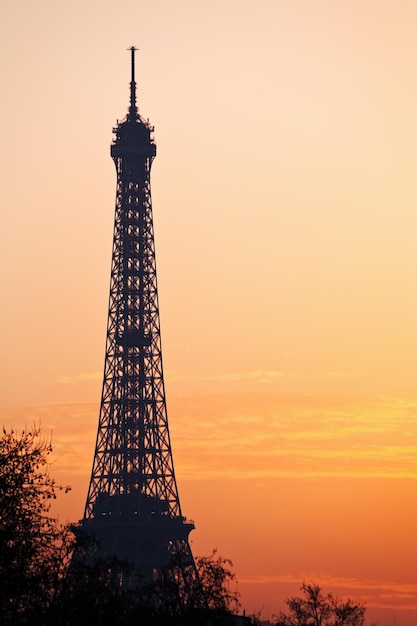 Premium Photo | Eiffel tower in paris on sunset Premium Photo | Eiffel tower in paris on sunset