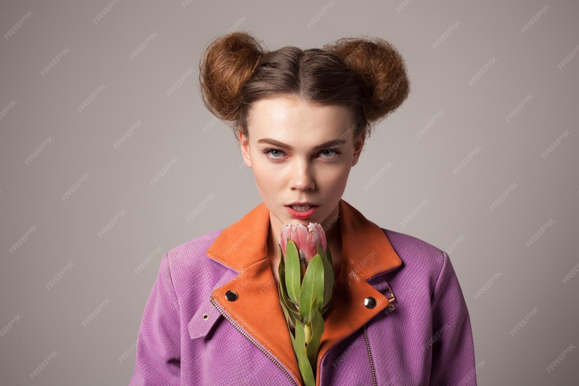 Premium Photo Model In Jacket With Flowe