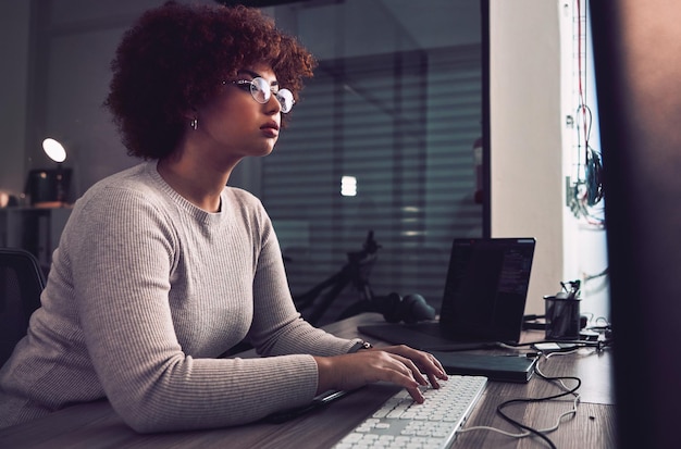 Premium Photo Night Computer Typing And Black Woman Programmer
