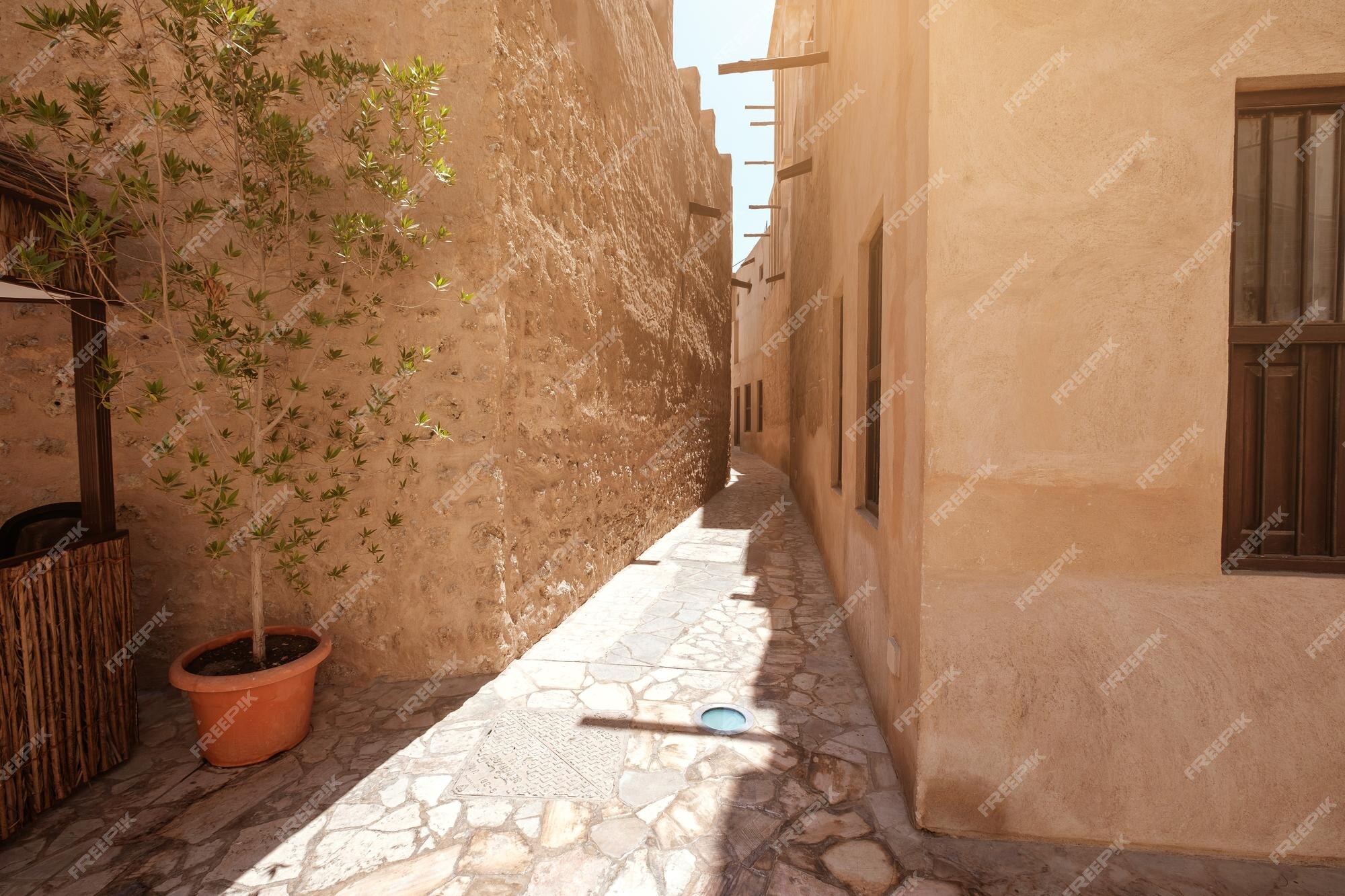 Premium Photo Old Dubai Traditional Arabic Streets In Historical Al