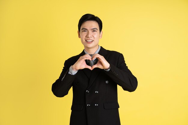 Premium Photo Portrait Of Asian Male Businessman Wearing A Suit And