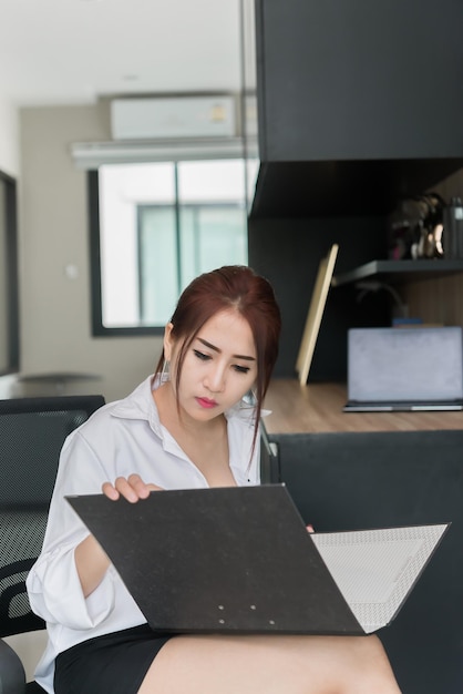 Premium Photo Portrait Of Asian Sexy Woman In The Officethailand People