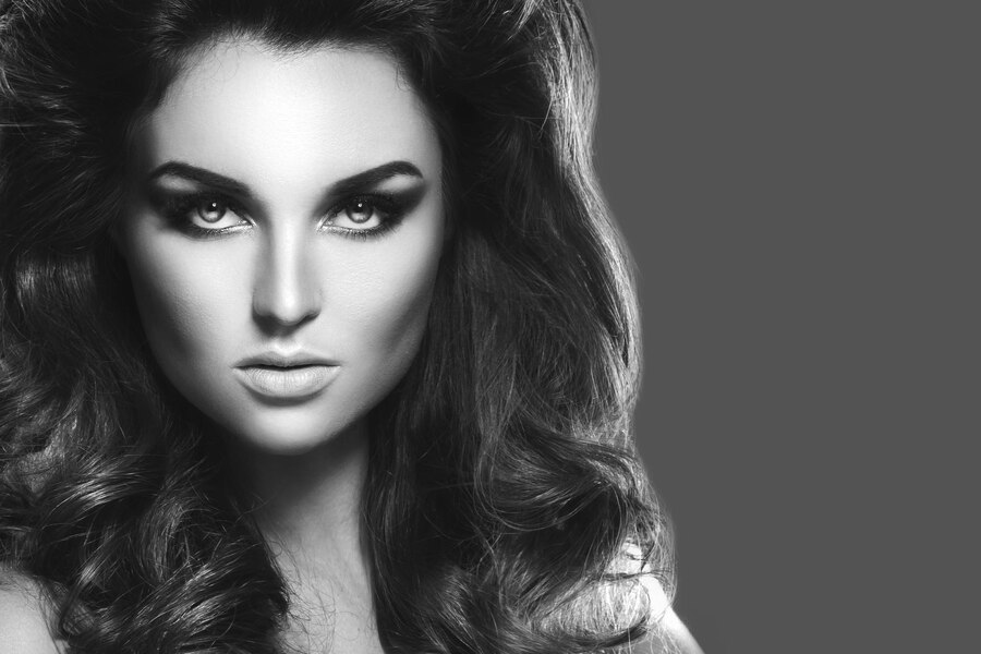 Premium Photo Portrait Of Stunning Woman With Beautiful Makeup And