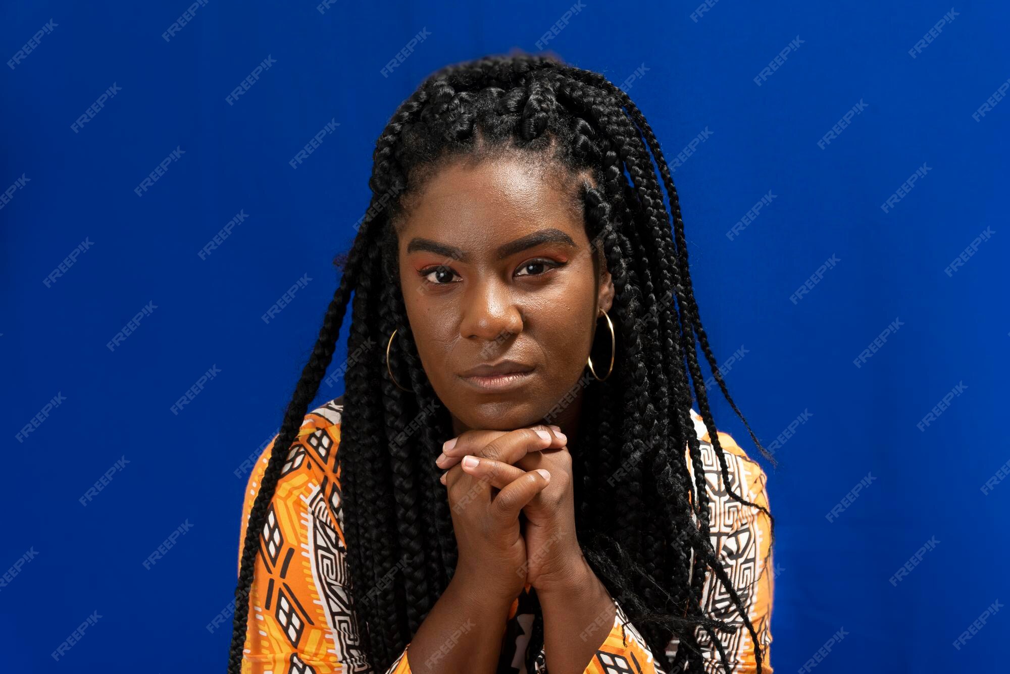 Premium Photo Portrait Of Young Beautiful Woman Looking At Camera
