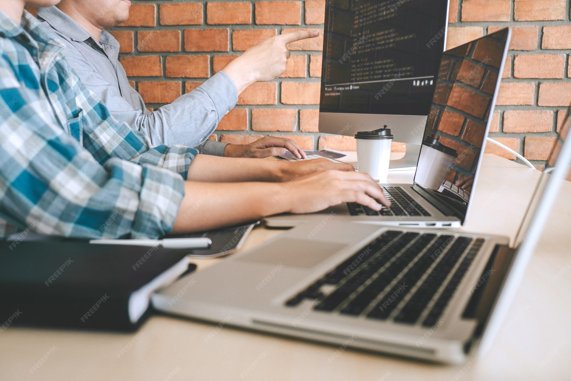 Premium Photo | Professional developer programmer cooperation meeting and brainstorming and ...