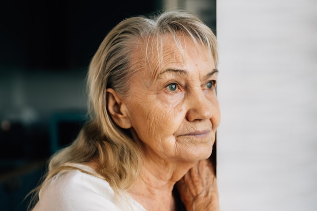 Premium Photo | Senior portrait grandmother using smart phone at home ... Premium Photo | Senior portrait grandmother using smart phone at home ...