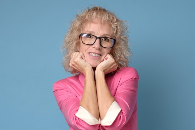 Premium Photo Senior Woman Smiling Looking Confident At Camera