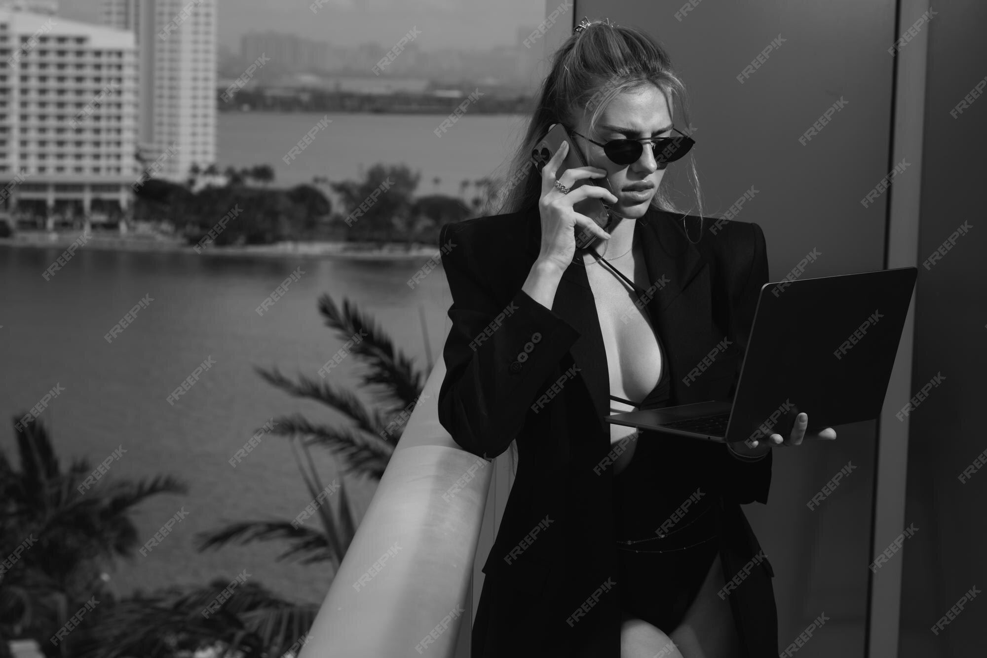 Premium Photo Sexy Director Startup Business Own Online Business Sexy Business Woman Beautiful