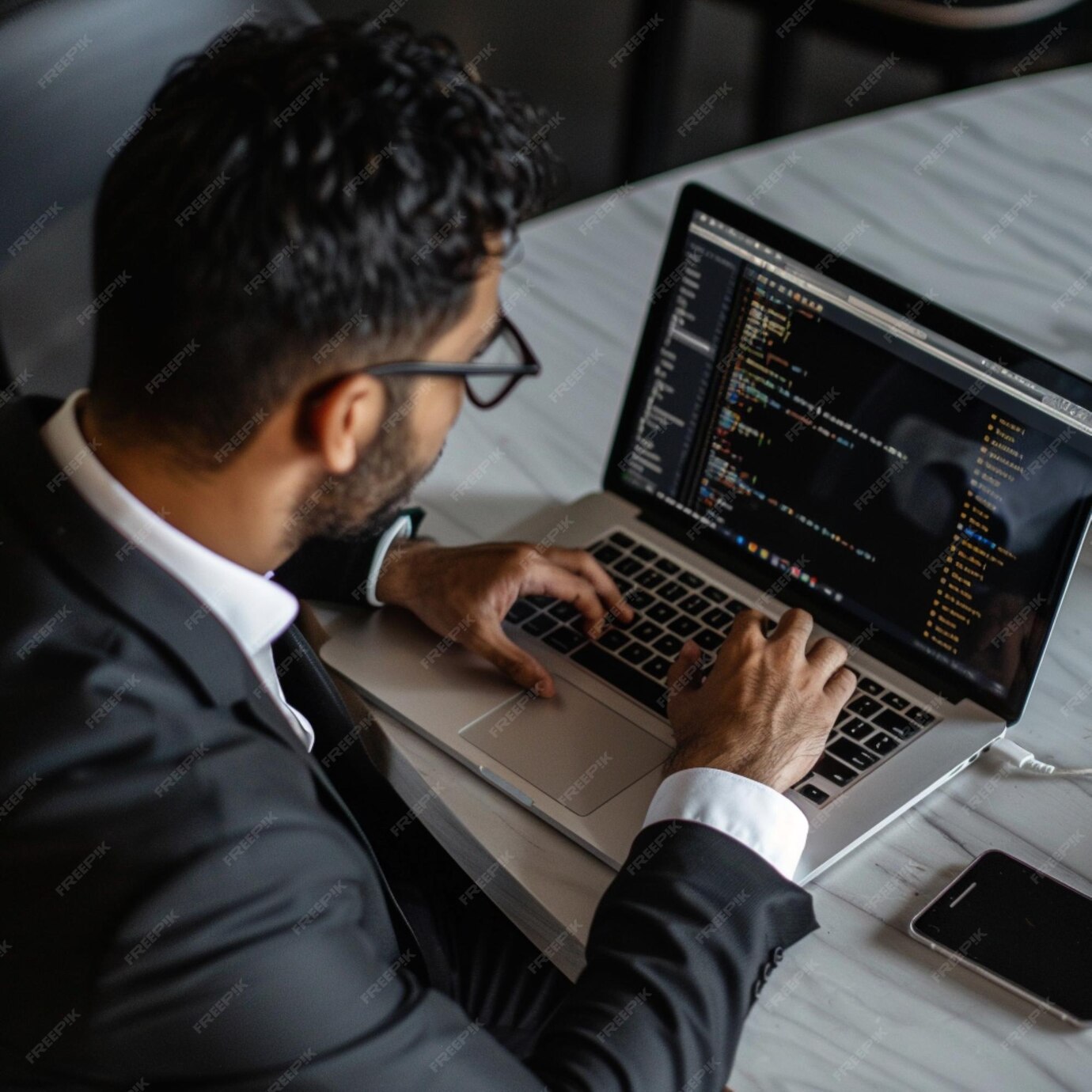 Premium Photo Software Developers Team Discussing Algorithms On Computer Screen