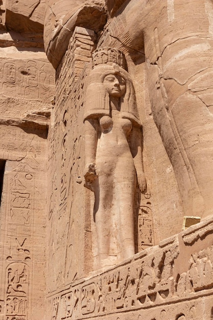 Premium Photo | Statue of Nefertari at the entrance to the ancient ... Premium Photo | Statue of Nefertari at the entrance to the ancient ...