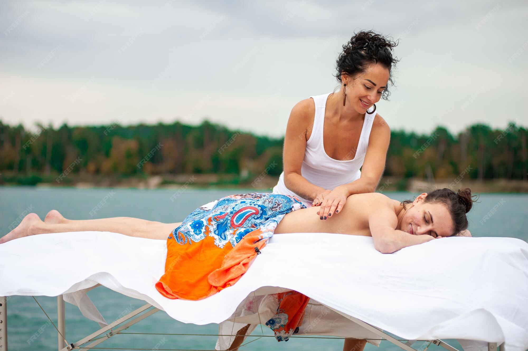Premium Photo Thai Woman Massage Outdoor