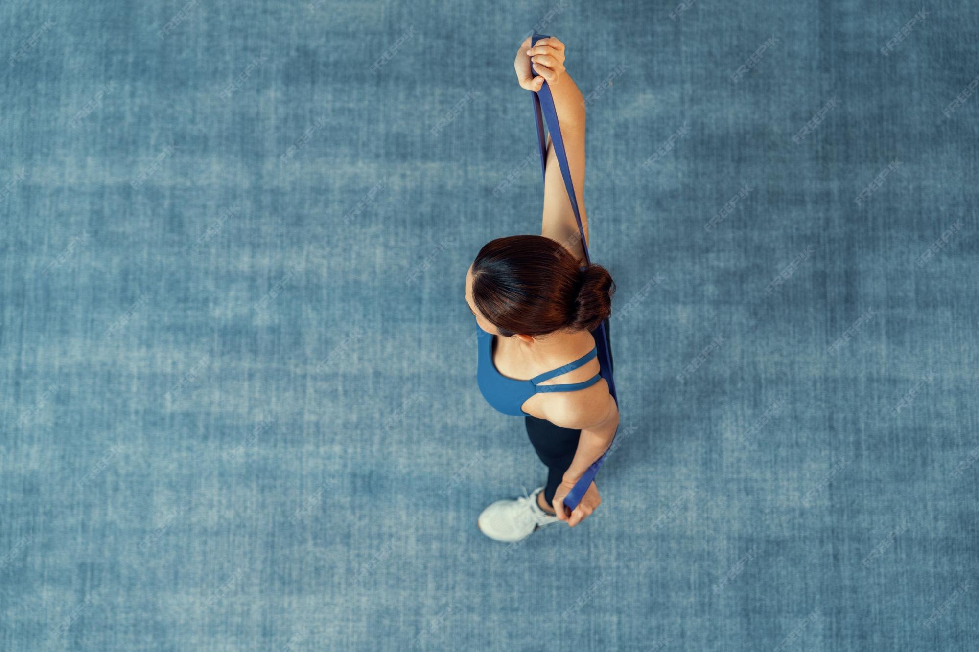 Premium Photo Top View Vigorous Energetic Woman Doing Exercise On