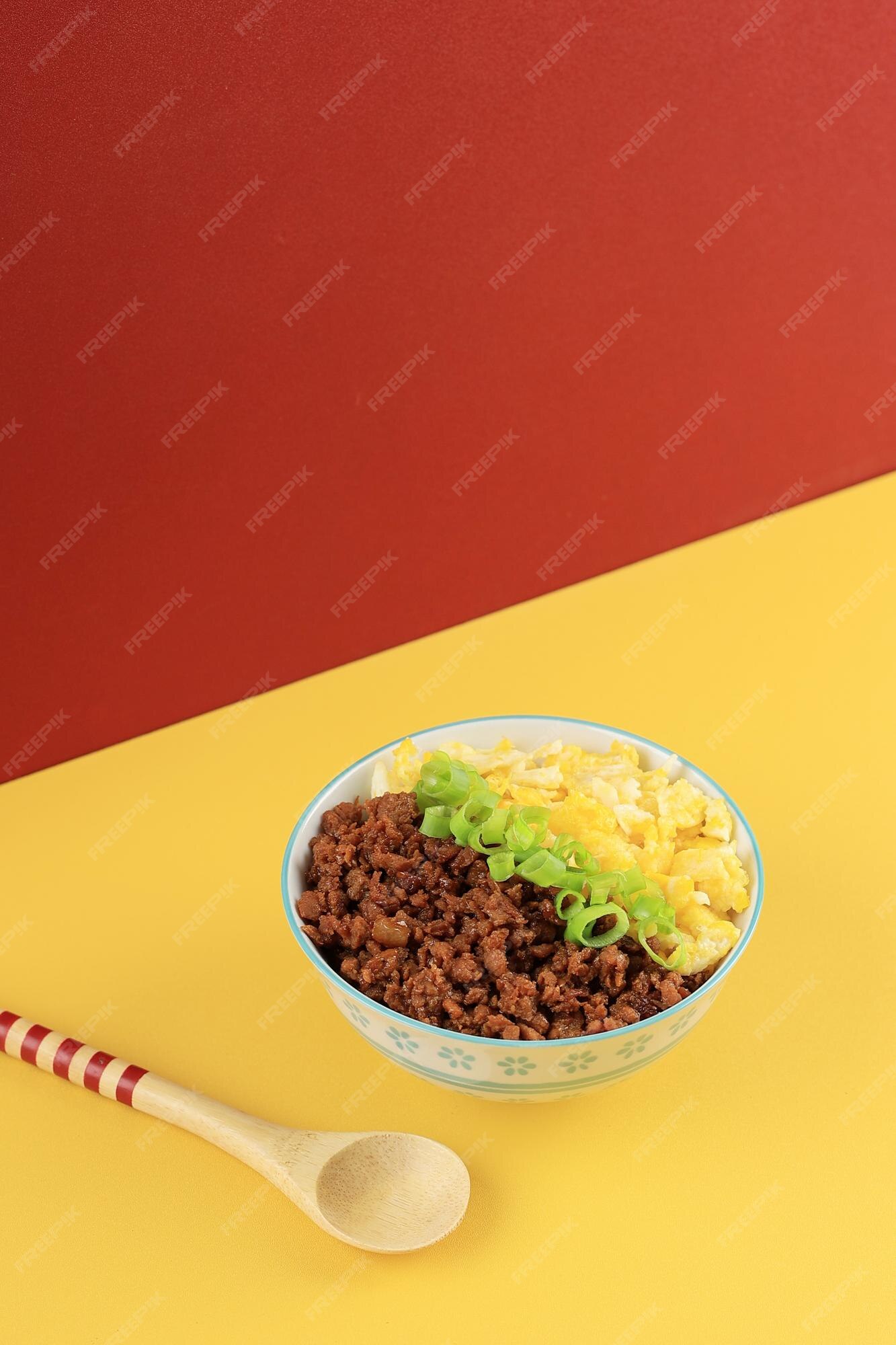 Premium Photo | Tori soboro rice bowl Premium Photo | Tori soboro rice bowl