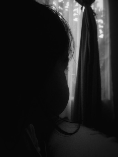 Premium Photo Woman Looking At Camera