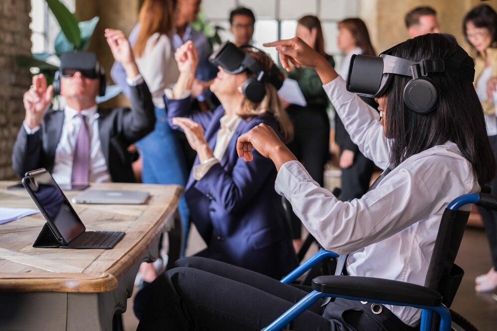 Premium Photo | Workers of a technology company implementing virtual ... Premium Photo | Workers of a technology company implementing virtual ...