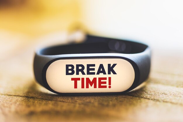 Premium Photo | Writing note showing break time Premium Photo | Writing note showing break time