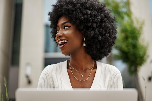 Premium Photo Young African American Businesswoman Working Using