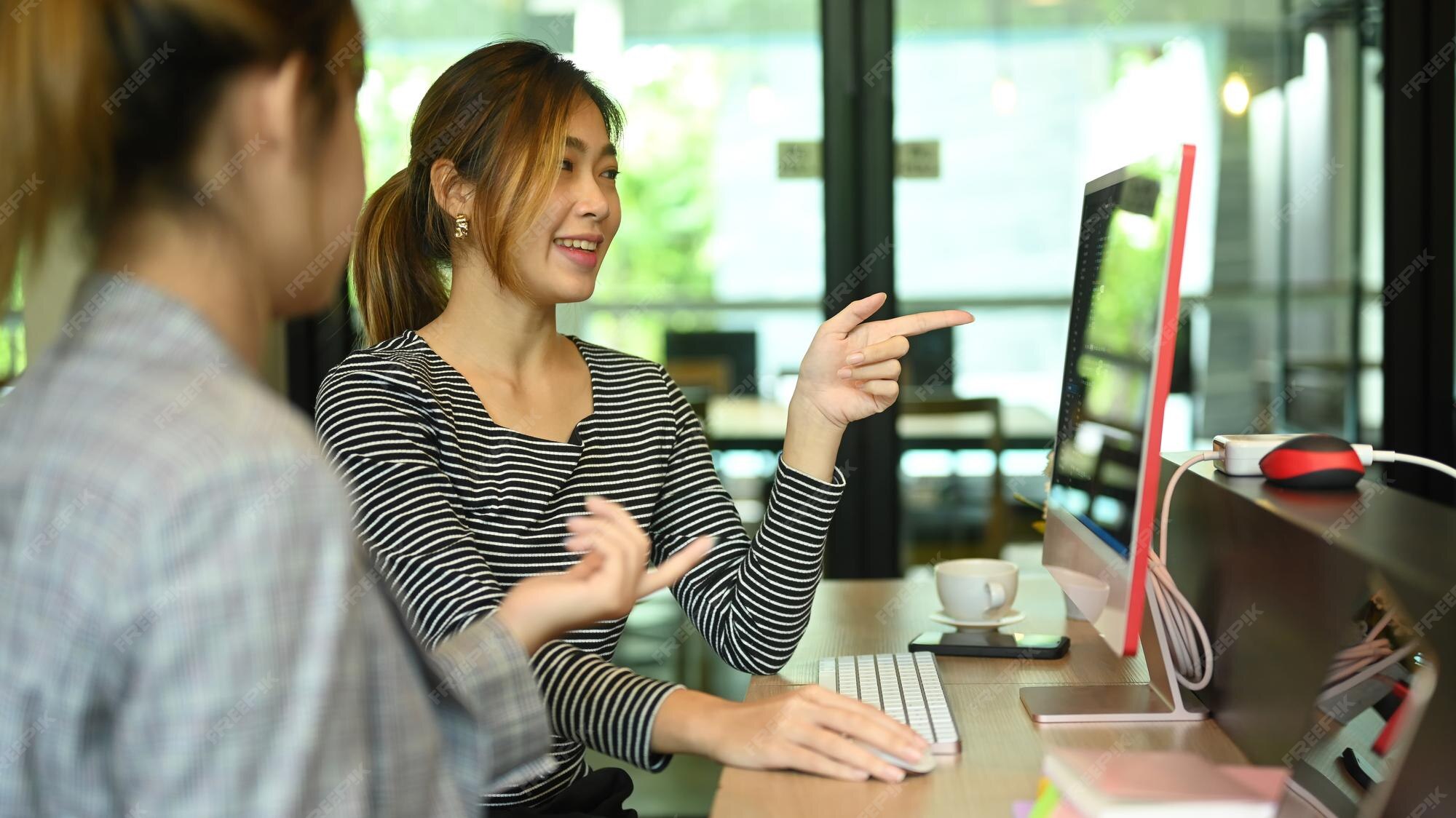 Premium Photo | Young software developers team brainstorming on new web ...